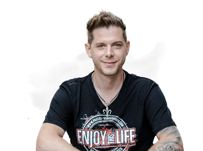 Pascal Voggenhuber ist Bestseller-Autor, Coach und Medium
